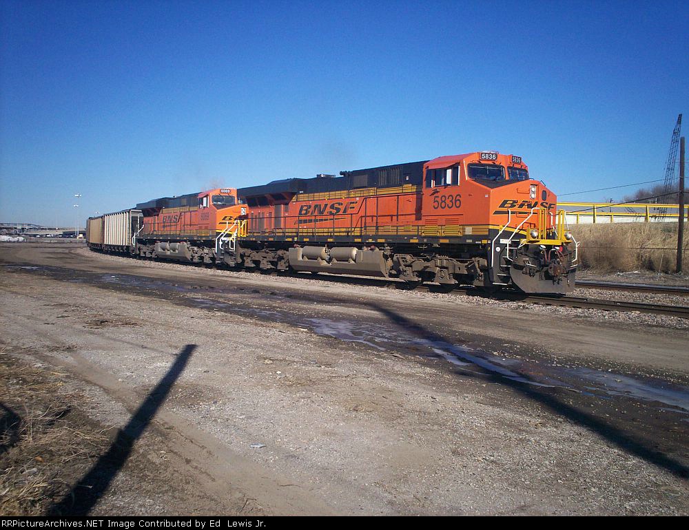 BNSF 5836